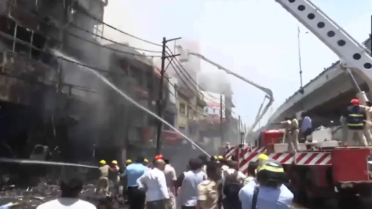 Bihar: Six dead, several injured after hotel near Patna railway station ...
