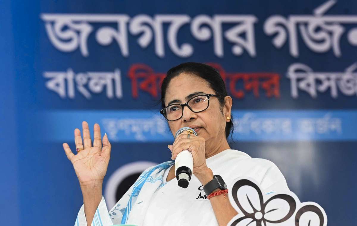 Mamata Banerjee says Narendra Modi should not be referred as Prime Minister during poll campaign ...