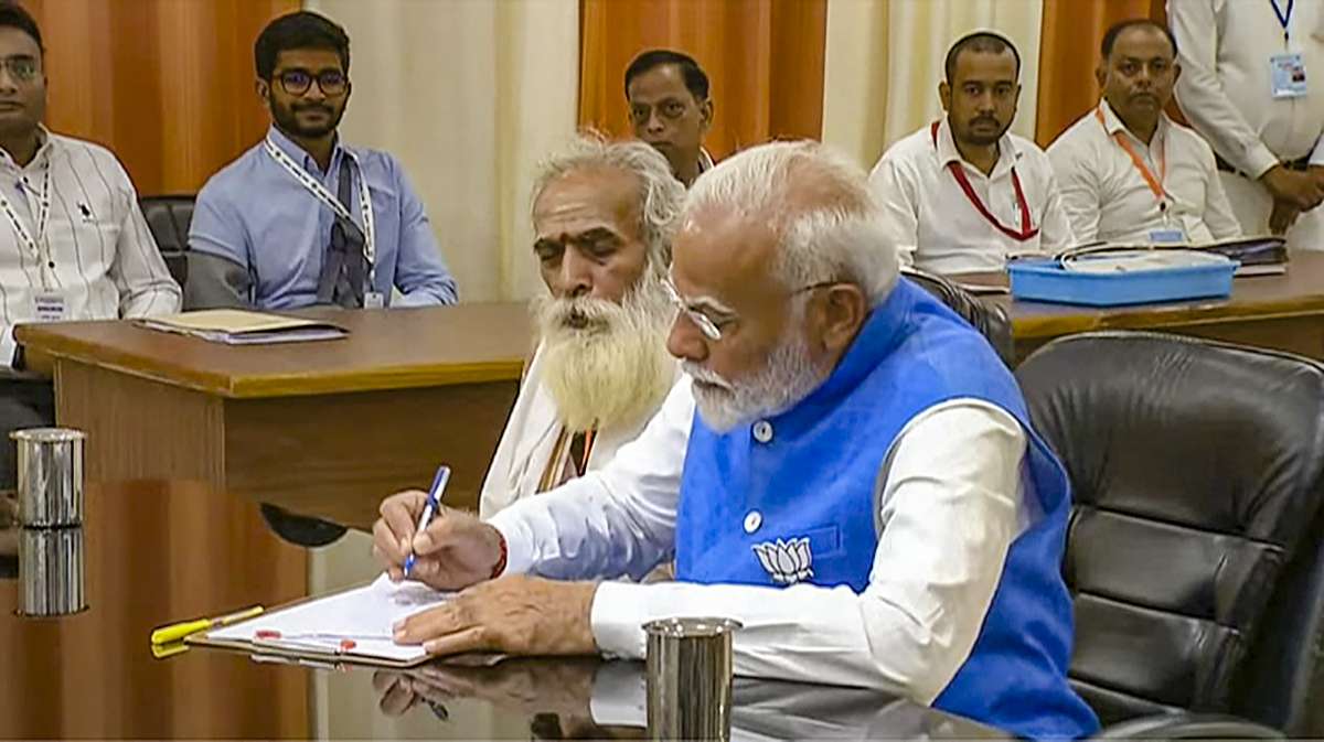 PM Modi files nomination in Varanasi for Lok Sabha elections. THESE were his proposers | India ...
