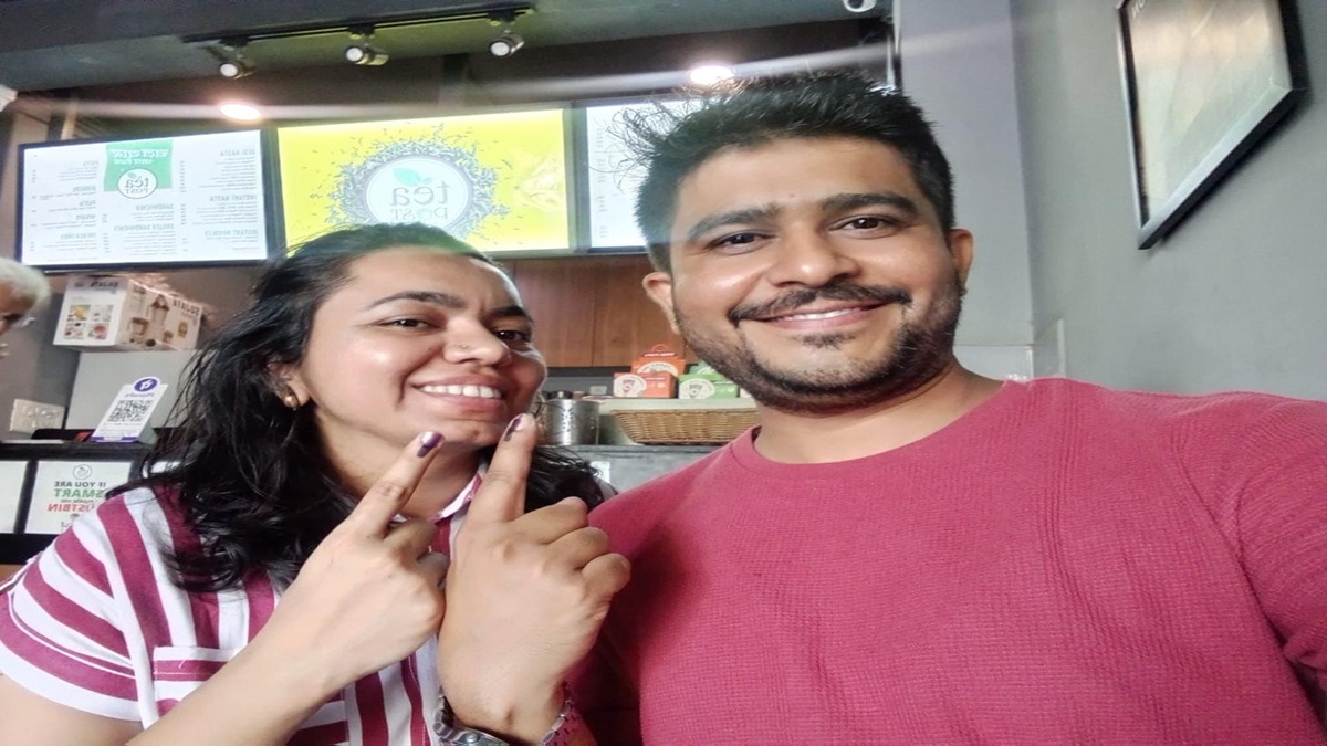 Lok Sabha Elections 2024 Gurugram voters inked fingers to get discounts ...