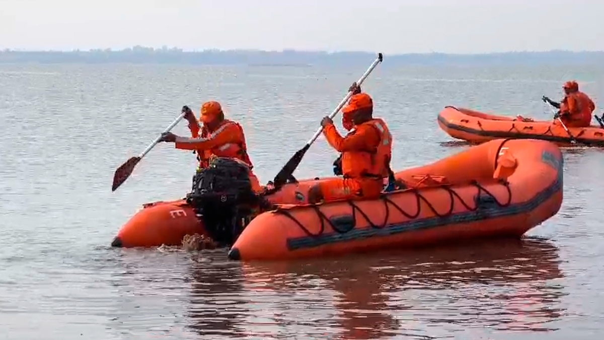 Maharashtra: Six people, including woman and children, drown as boat ...