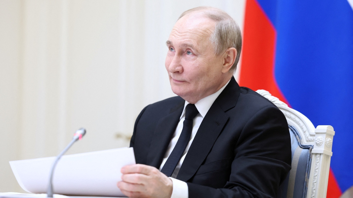 Putin's unofficial residence in Altai housing 'nuclear bunker' burnt ...