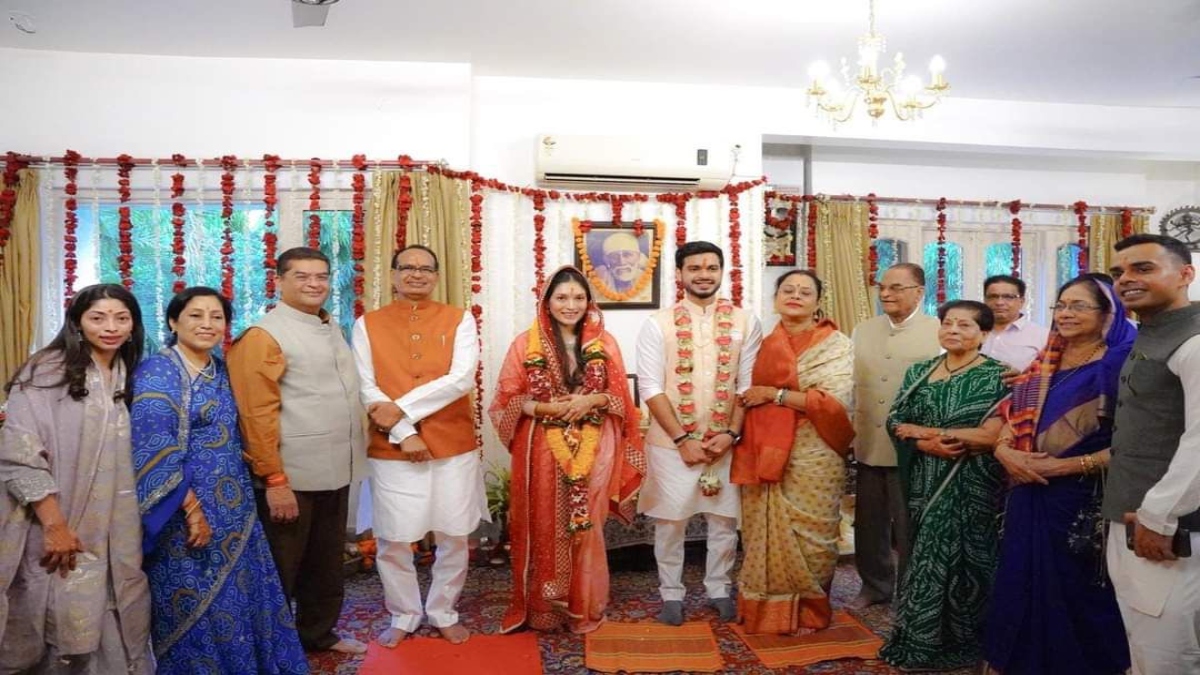 Former MP CM Shivraj Singh Chouhan's son Kunal gets engaged in an ... Former MP CM Shivraj Singh Chouhan's son Kunal gets engaged in an ...