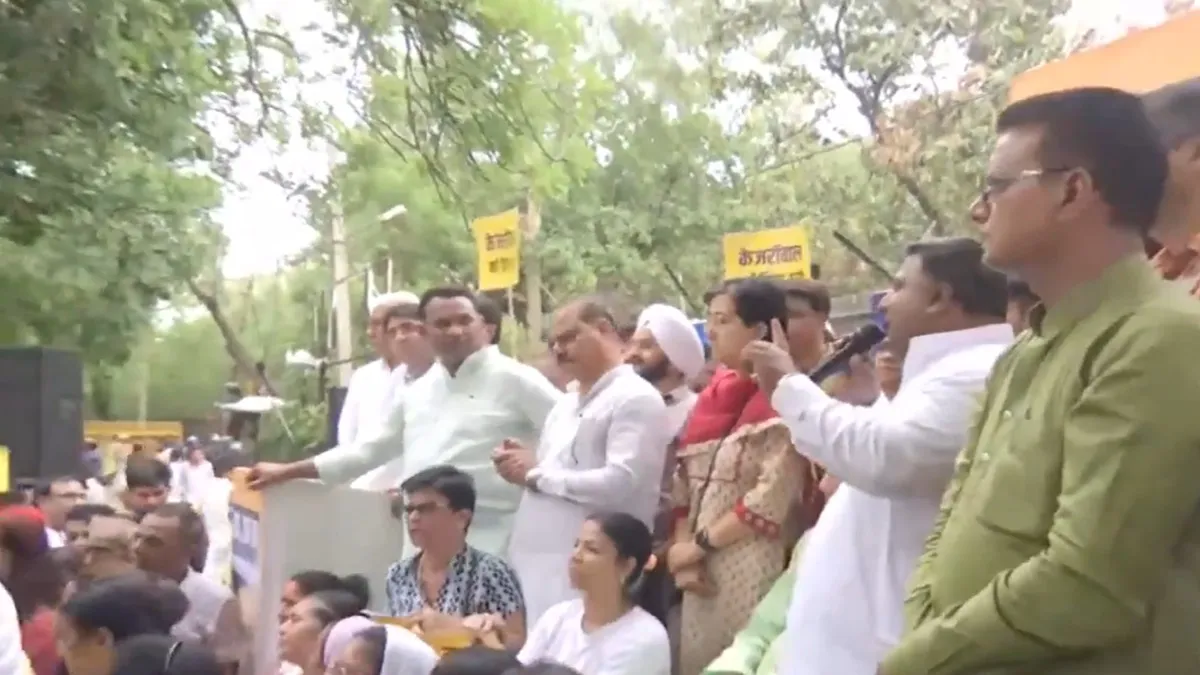 AAP holds protest near BJP's headquarters, demand Delhi CM Kejriwal's ...