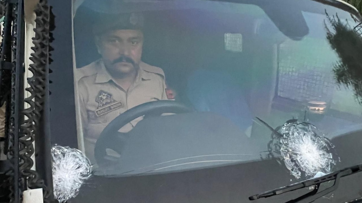 Terrorists open fire at Army base in Jammu and Kashmir's Doda, three soldier injured | Jammu-and ...