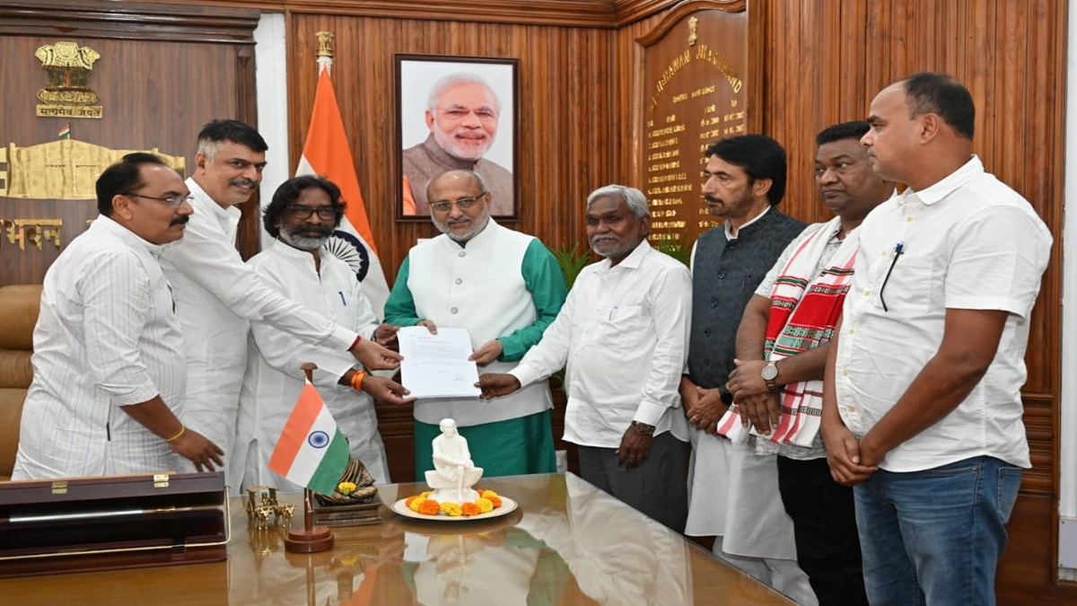 Jharkhand: Champai Soren resigns as Chief Minister, Hemant Soren stakes claim to form government ...