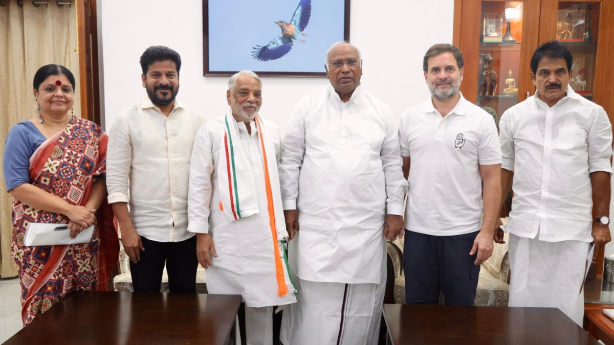 Keshava Rao, BRS leader, joins Congress in presence of Mallikarjun ... Keshava Rao, BRS leader, joins Congress in presence of Mallikarjun ...