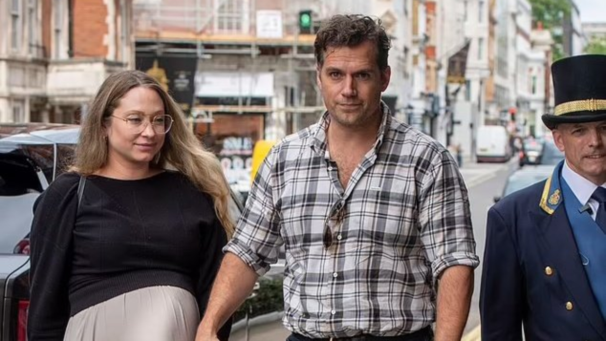 Man of Steel star Henry Cavill spotted with girlfriend Natalie Viscuso ...