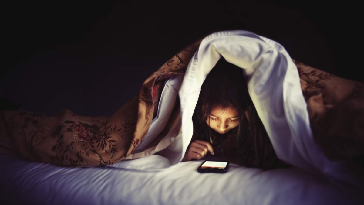 Social media has impact on sleep patterns, finds study | Health News ...