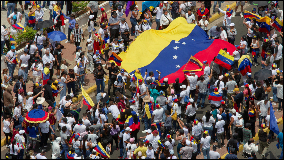 Massive protests engulf Venezuela after Nicolas Maduro's win in ...