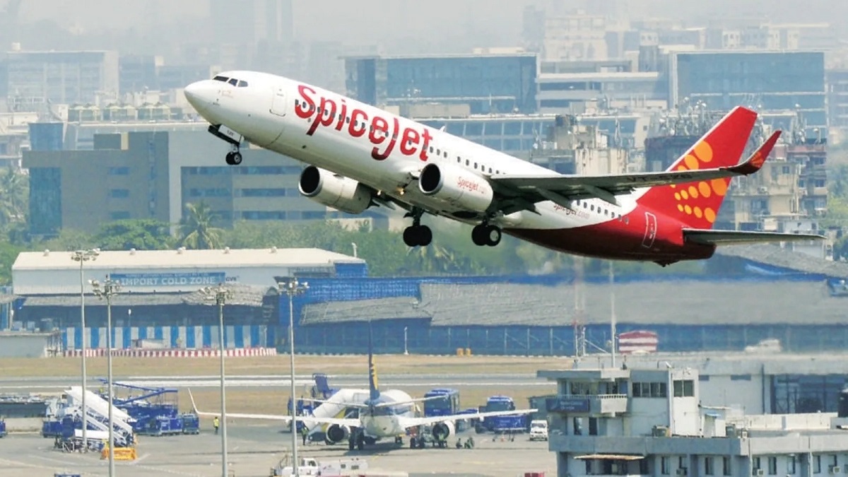 SpiceJet faces new financial crisis, sends 150 cabin crew members on 3 ...