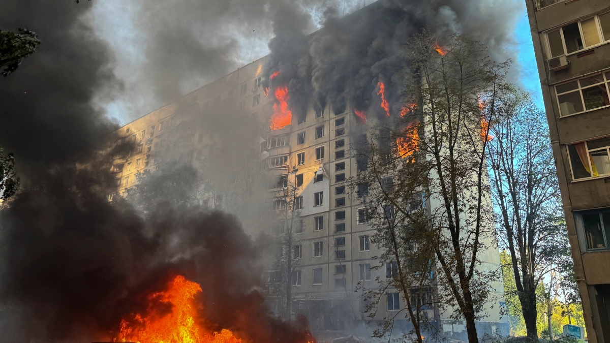 Russia's 'glide bomb' hits high-rise residential building in Ukraine's ...