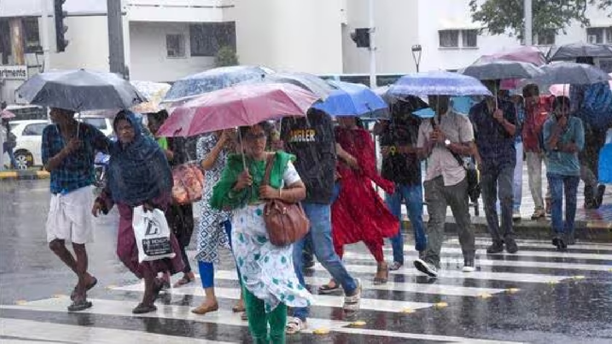 Kerala: IMD issues orange alert for THESE districts, heavy rainfall ...