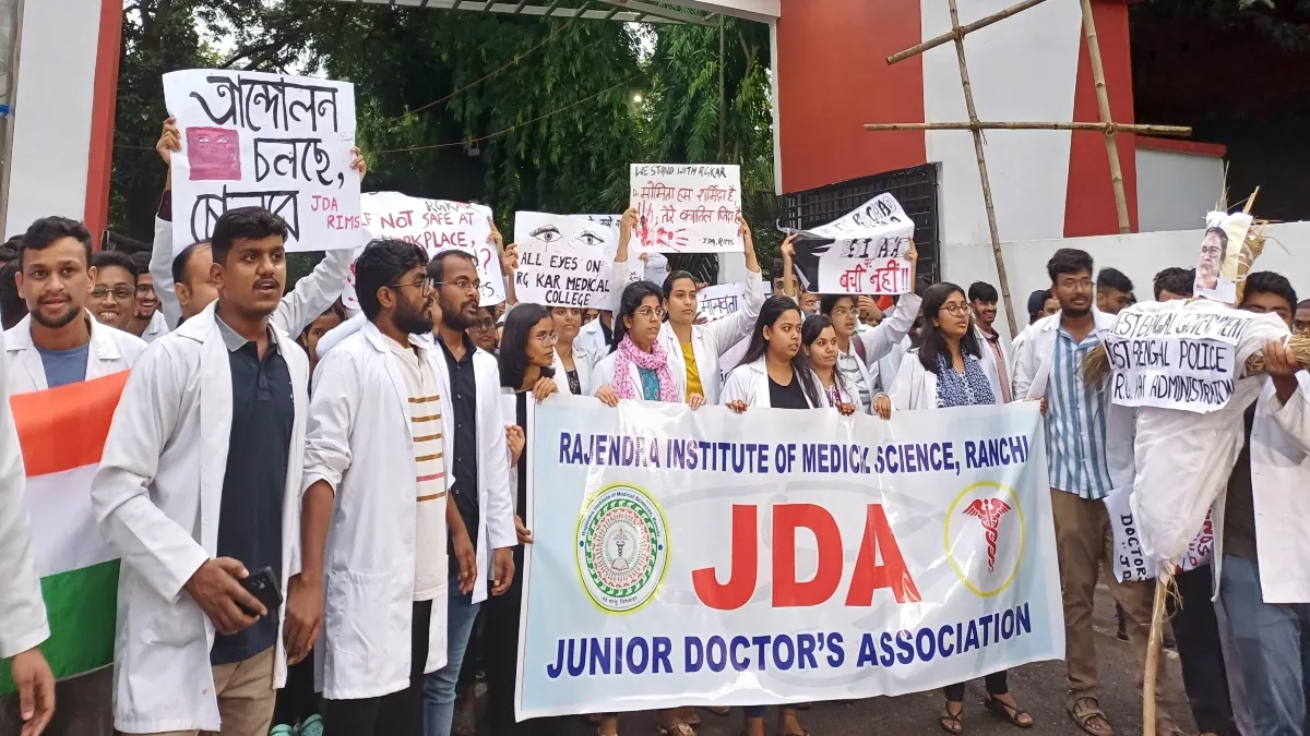 Kolkata doctor rape-murder: Medics at RIMS Ranchi fight for justice ...