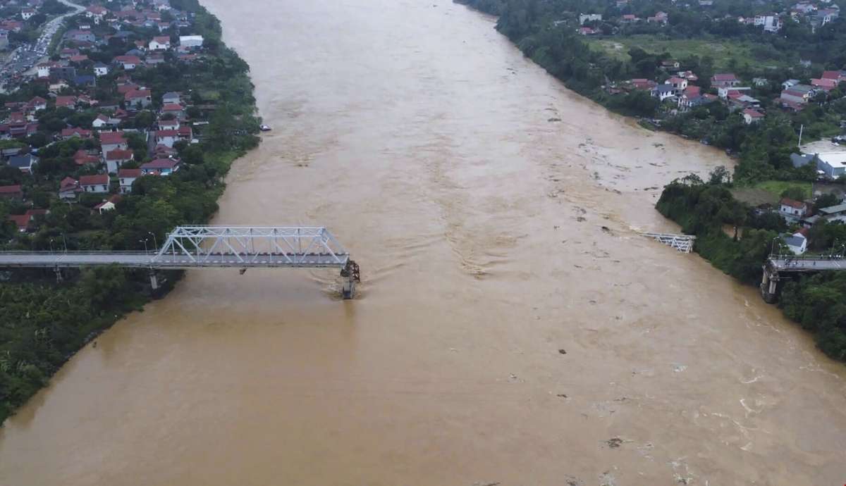 Typhoon Yagi brings destruction in Vietnam: 59 killed as bridge ...