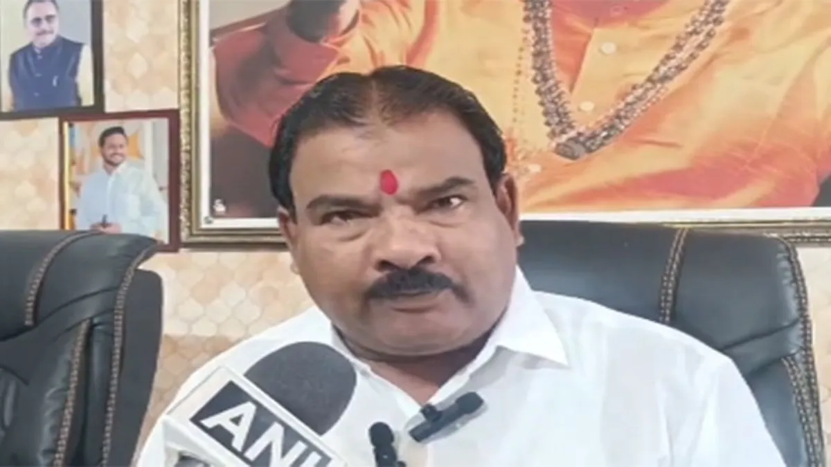 Eknath Shinde's Shiv Sena MLA offers Rs 11 lakh for cutting off Rahul Gandhi's tongue, sparks ...