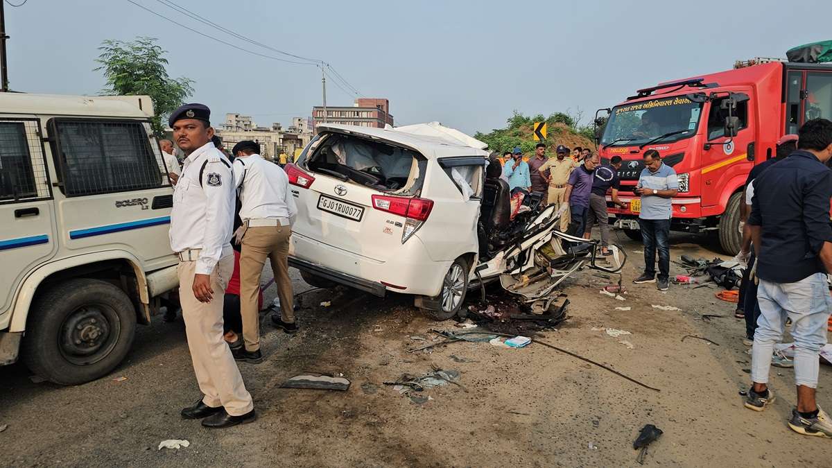 Gujarat road accident Seven die as car rams into trailer truck in ...