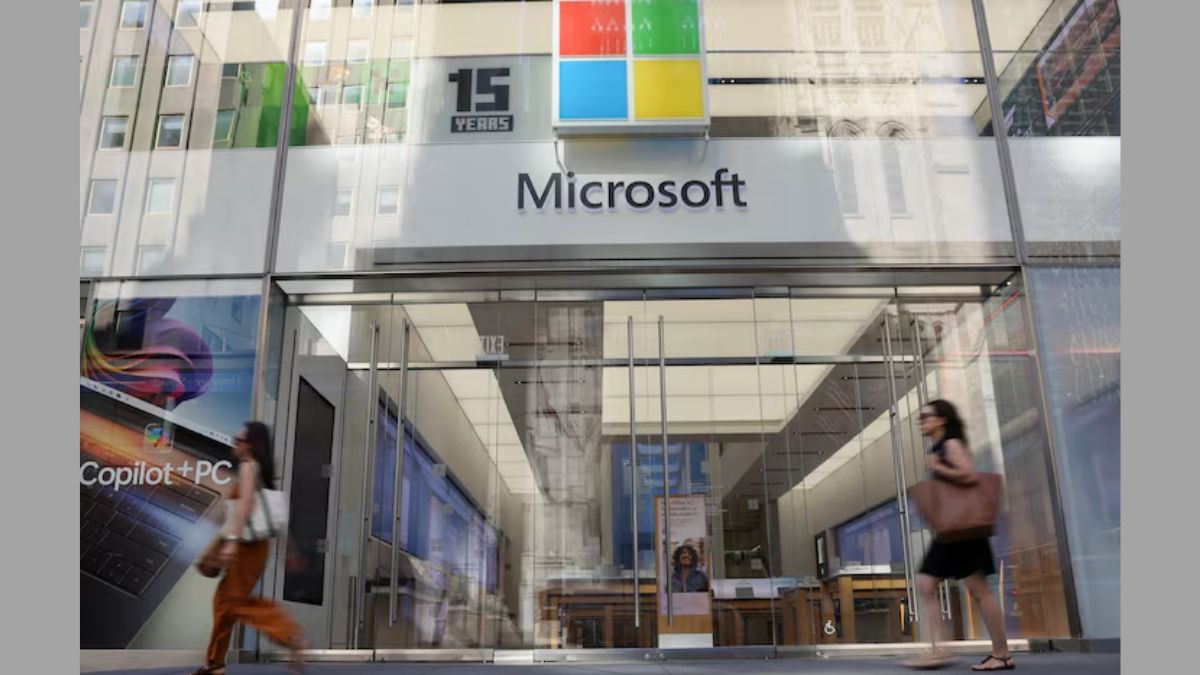 Microsoft 365 services experience major outage for thousands of users ...