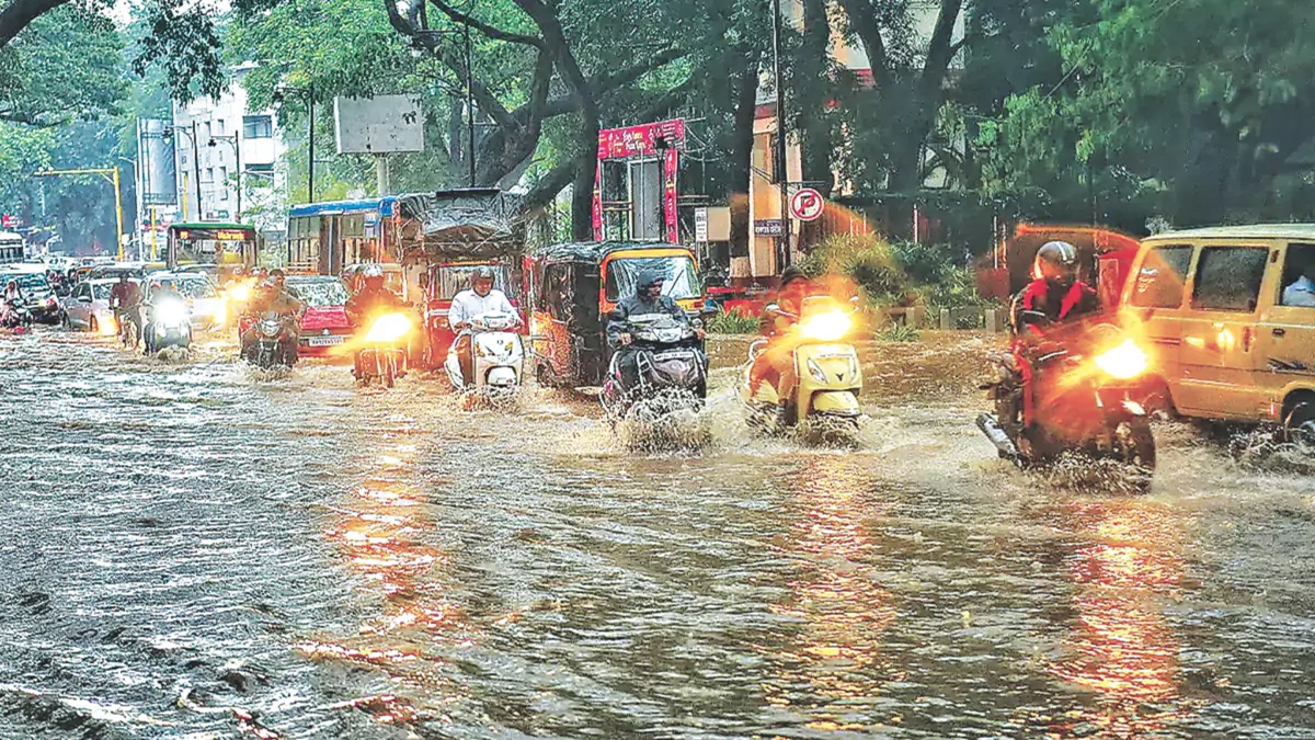 Heavy rains batter Pune, Mumbai, red alert for Palghar, Nashik | DETAILS | Maharashtra News ...