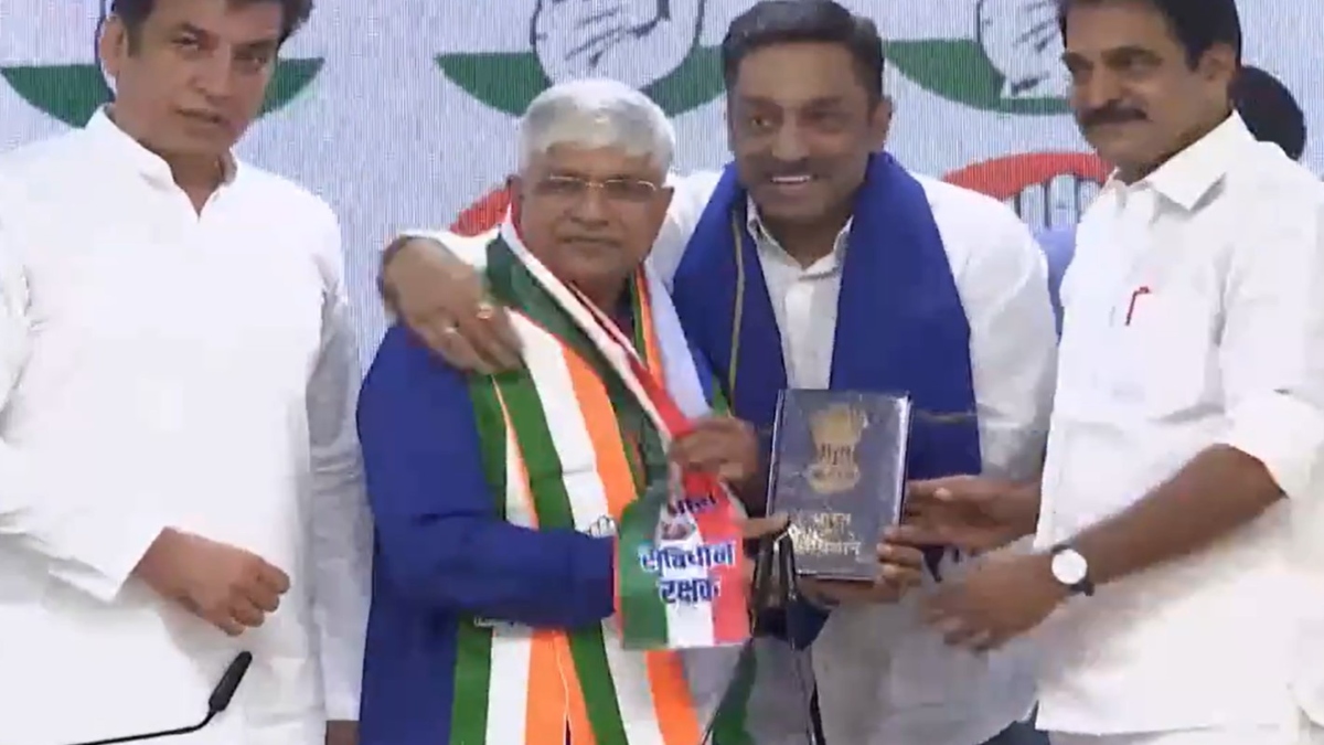 AAP faces setback in Delhi as party MLA Rajendra Pal Gautam joins Congress | Delhi News – India TV