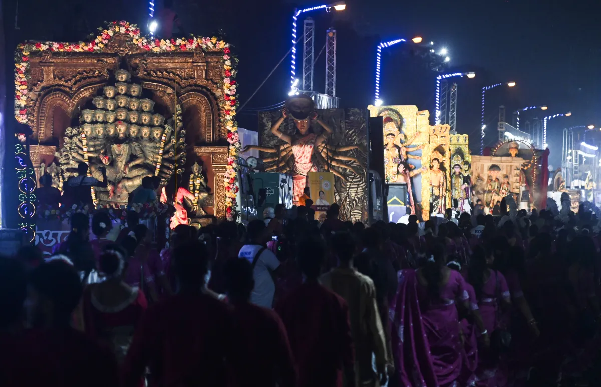 Mamata's big pre-poll push: West Bengal hikes Durga Puja grant to Rs 1. ...
