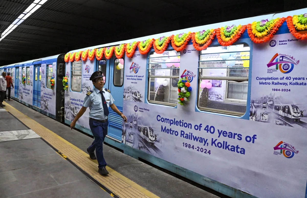 Kolkata Metro operations on Howrah-Sector 5 corridor to start after green signal from PMO | West ...