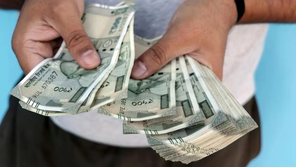 SBI vs post office: Which one offers higher return on FD? Check ...