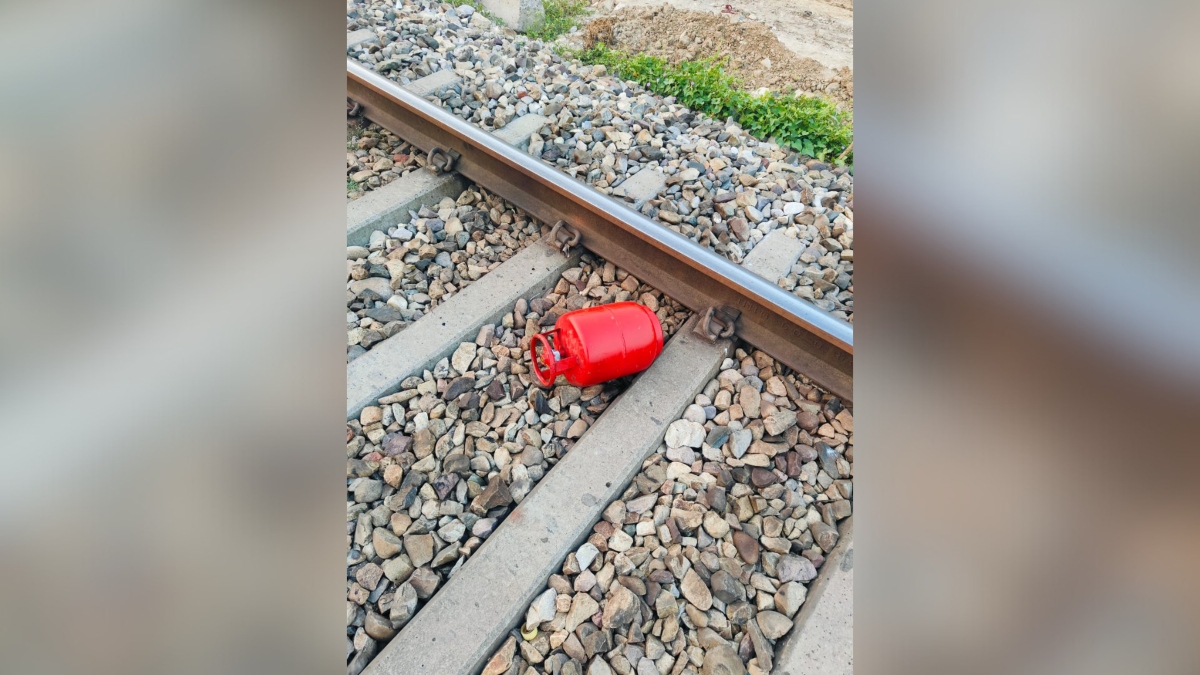 Uttarakhand: Gas cylinder found on army train route in Roorkee, probe ...