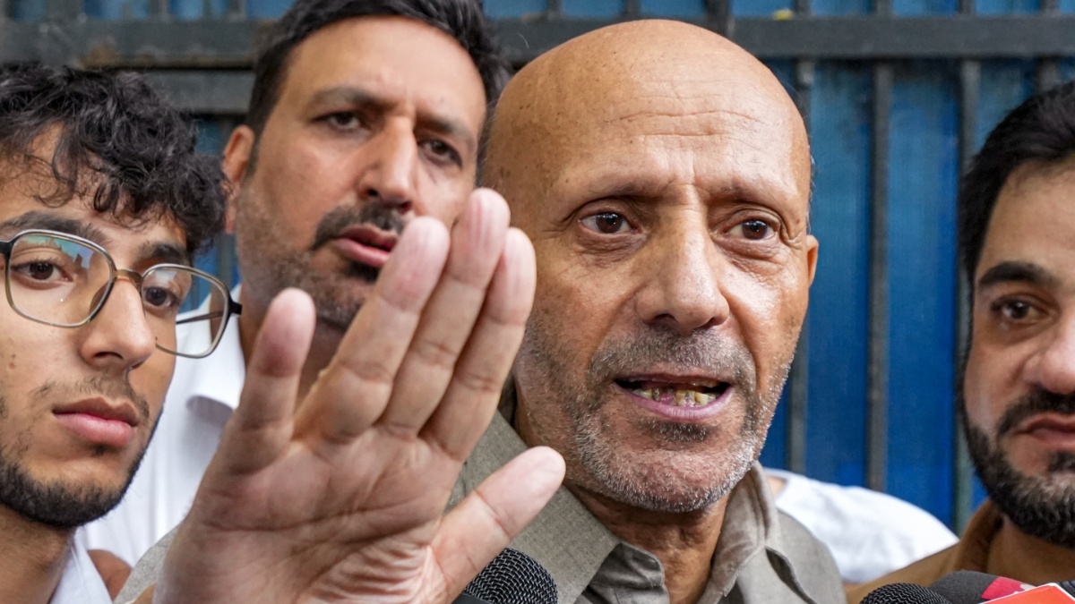 Delhi court to rule on Engineer Rashid's bail plea today in 2017 terror ...