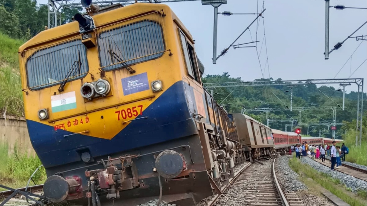 Assam: Restoration underway after 8 coaches of Agartala-Lokmanya Tilak Terminus Express derail ...