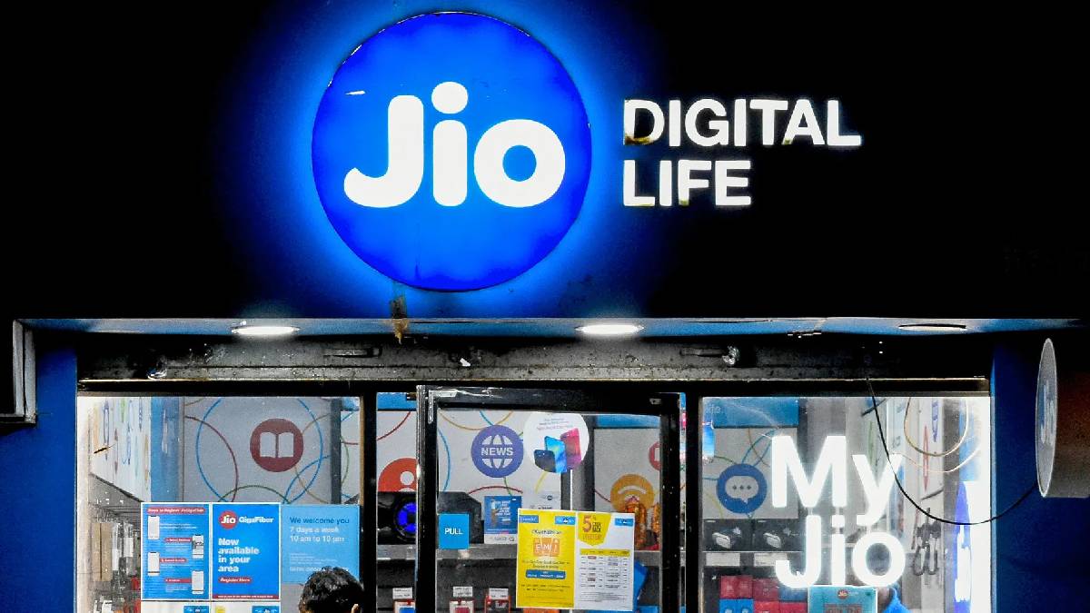 Jio's 84-day plan offers unlimited data and calling, raising concerns ...