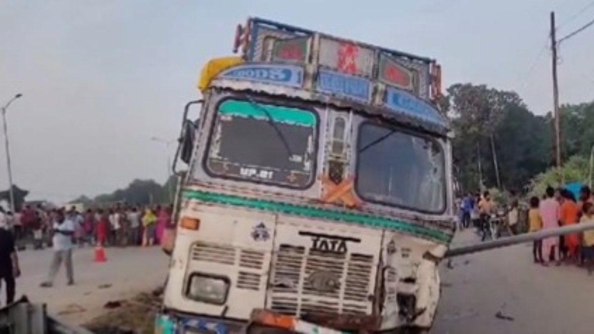 Uttar Pradesh: Truck collides with tractor-trolley in Mirzapur, ten ...