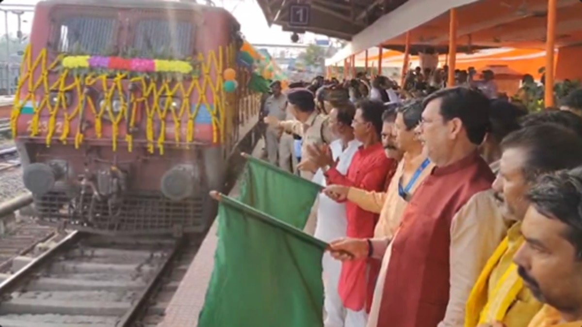 Railway Minister flags off Sahibganj-Howrah Intercity Express enhancing ...