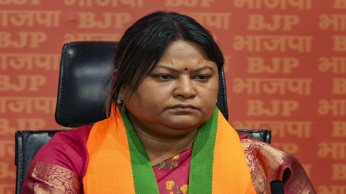 Jharkhand Sita Soren breaks down over Congress minister Irfan Ansari derogatory remarks VIDEO ...