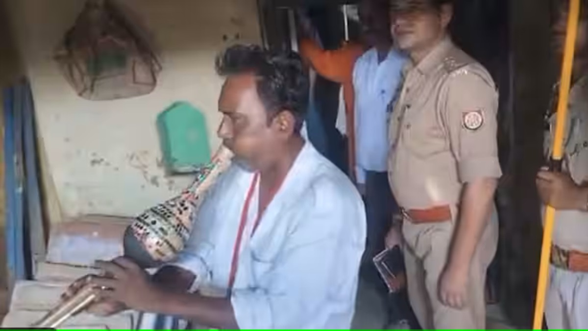 UP village in panic after snake bites leave 3 dead, authorities call ...