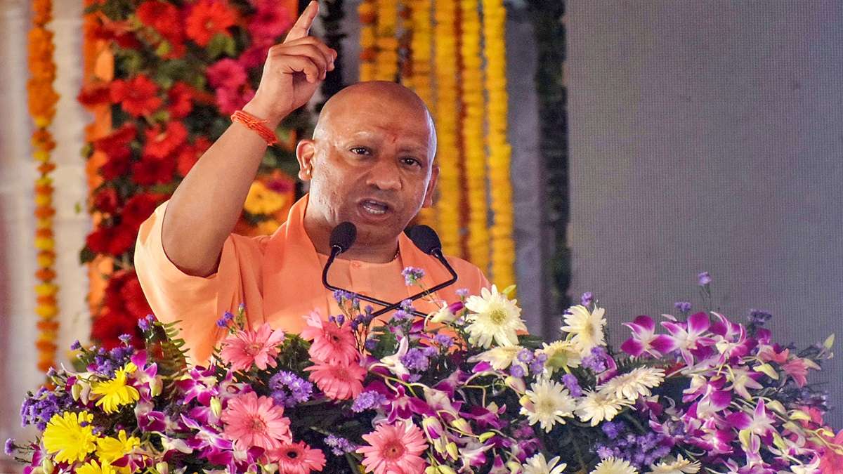 UP bypolls Yogi Adityanath meets BJP central leadership amit shah jp ... UP bypolls Yogi Adityanath meets BJP central leadership amit shah jp ...