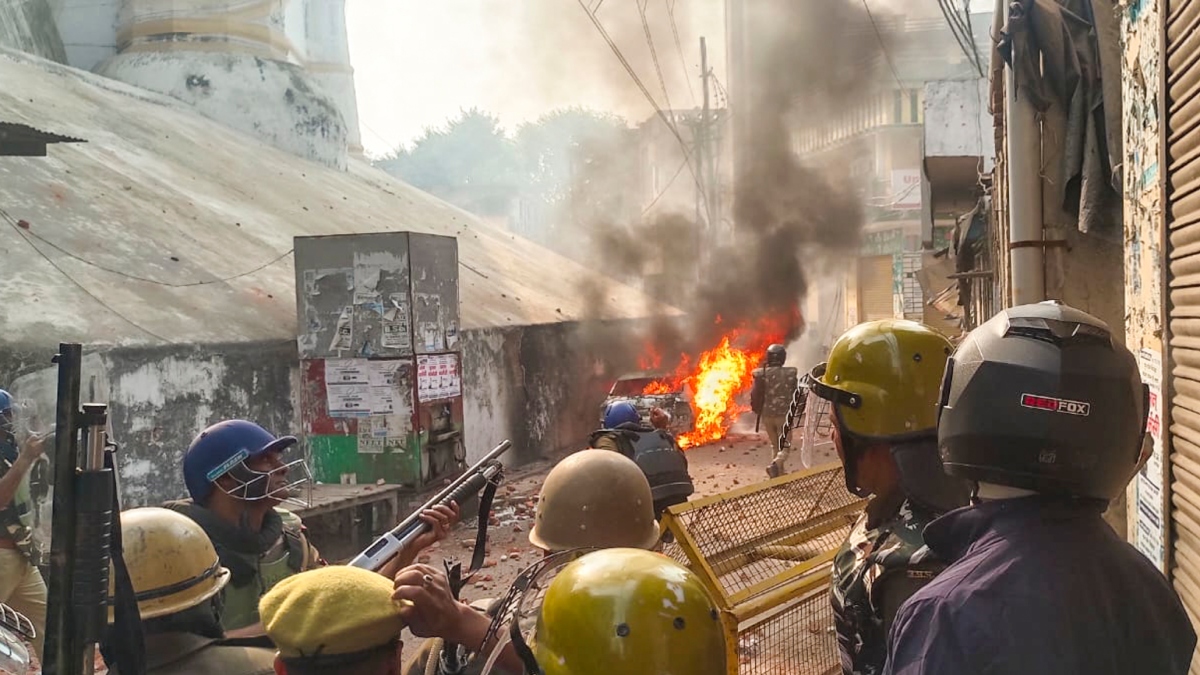 Sambhal violent clash: FIR filed against MP Barq, MLA's son for ...