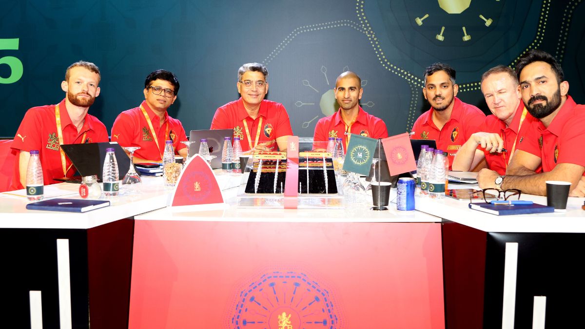 IPL mega auction 2025: Remaining purse and slots after Day 1; RCB in ...