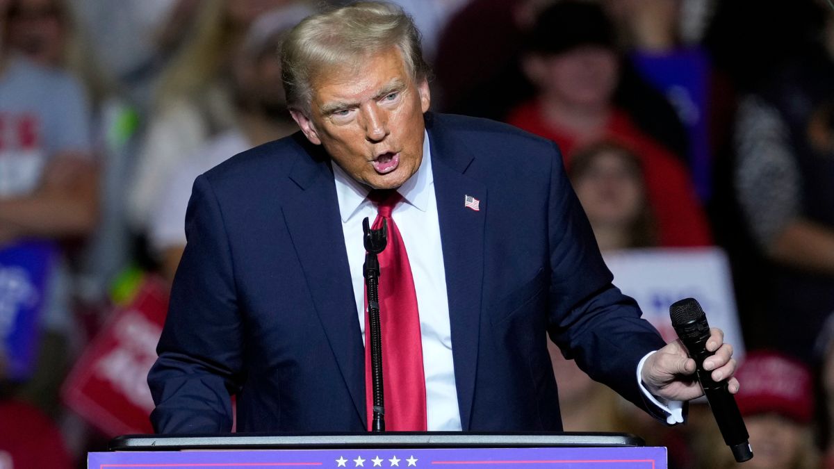 'Fix the mic, else don't pay contractor': Trump experiences microphone ...