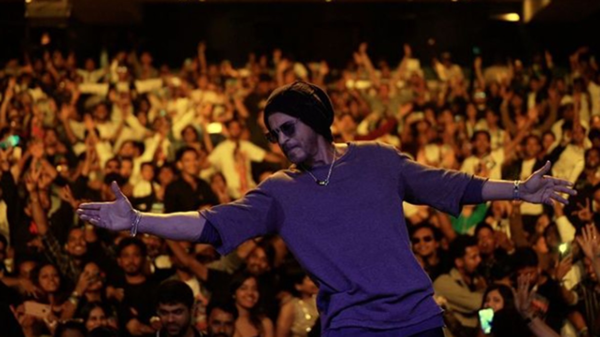 Shah Rukh Khan birthday SRK thanks fans in signature style promises to ...