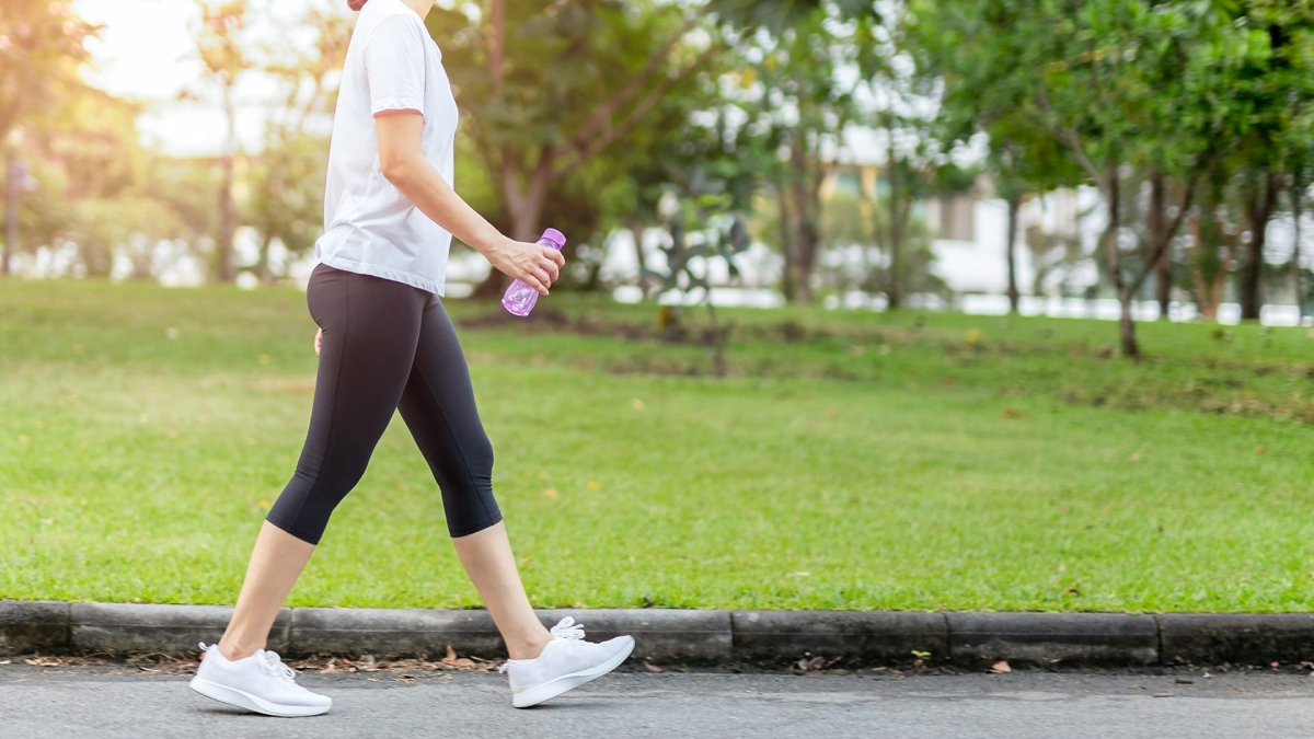 Feeling lazy, bored while walking alone? Follow THESE tips to make ...