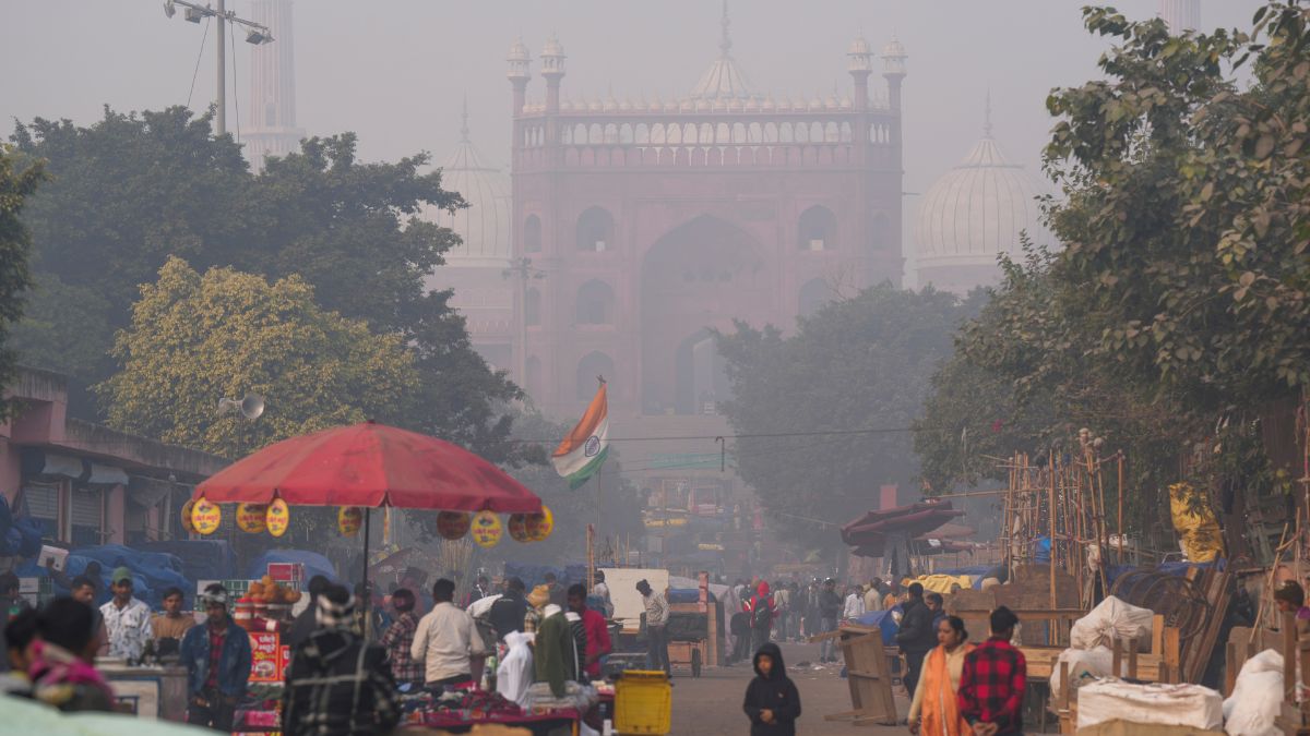 Delhi weather update: City shivers at 9 degrees Celsius amid cold wave, AQI remains 'poor ...