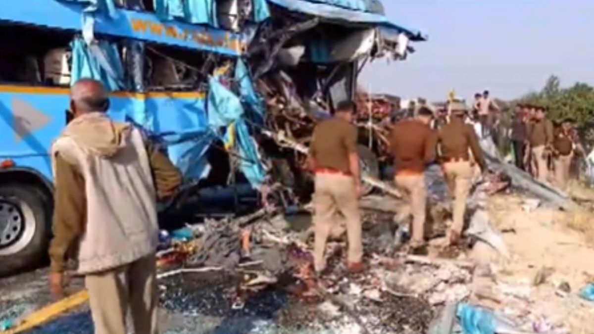 8 dead, 19 injured as double decker sleeper bus collides with tanker in Lucknow-Agra Expressway ...