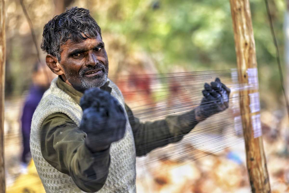 Five-year-old girl dies in Hyderabad after manjha slits neck ...