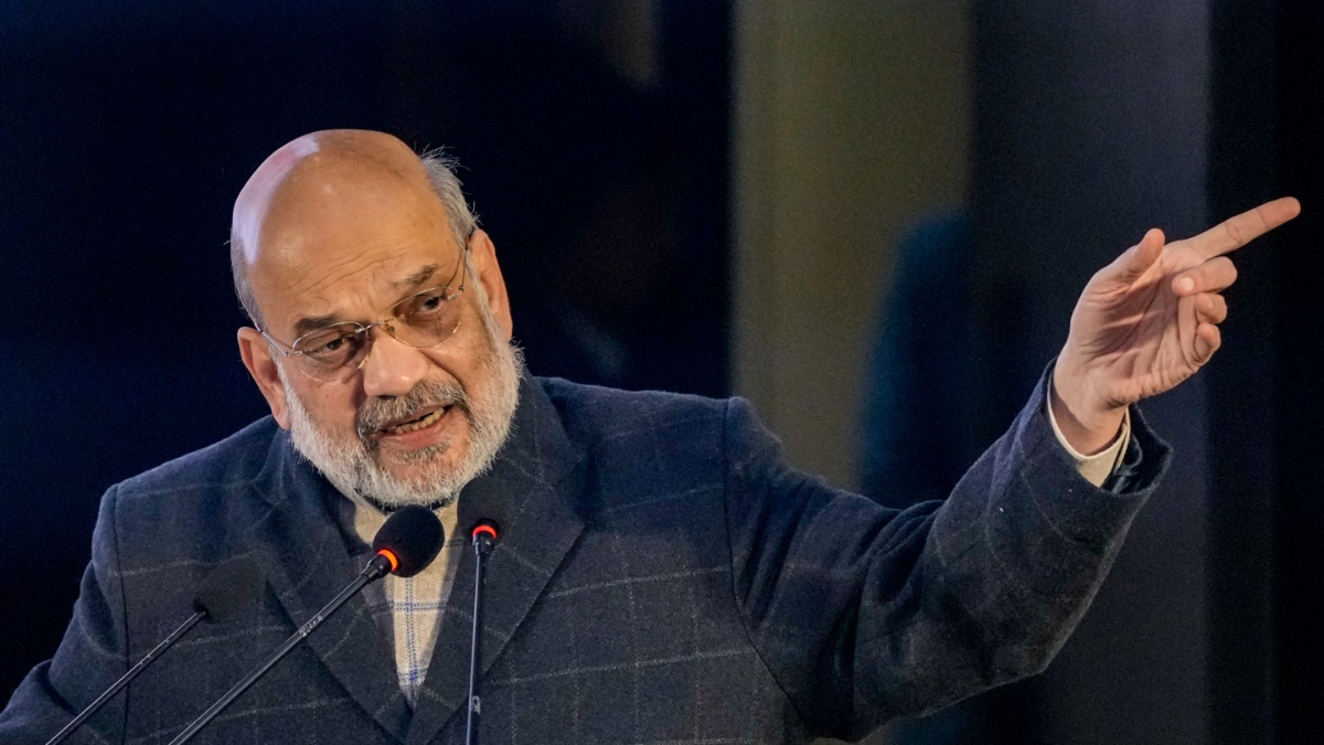Amit Shah accuses Arvind Kejriwal of misusing public funds for a 'Sheesh Mahal' | India News ...
