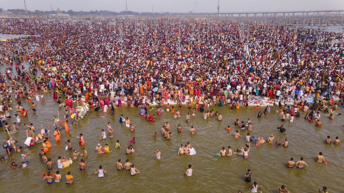 Mahakumbh: Over 1.24 crore devotees take dip in Sangam a day ahead of ...
