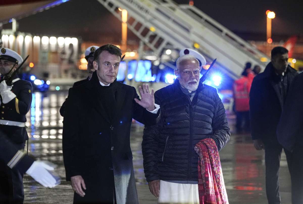 PM Modi flies with Emmanuel Macron in French Presidential Aircraft, MEA ...