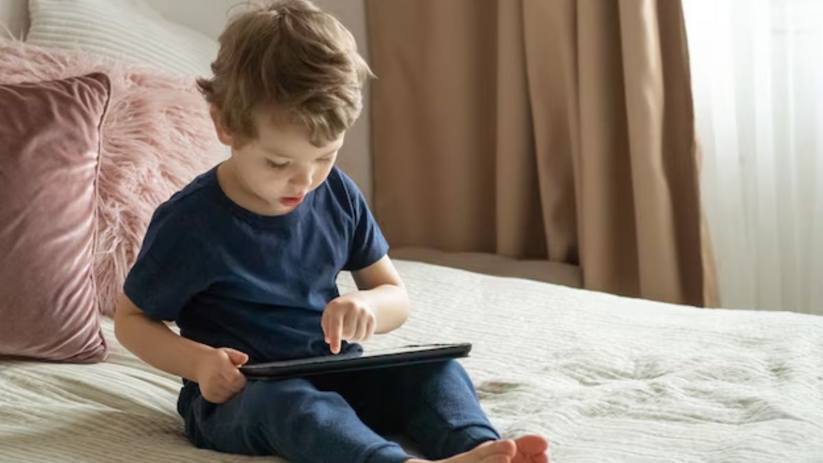 High screen time in toddlers may lower their language development ...