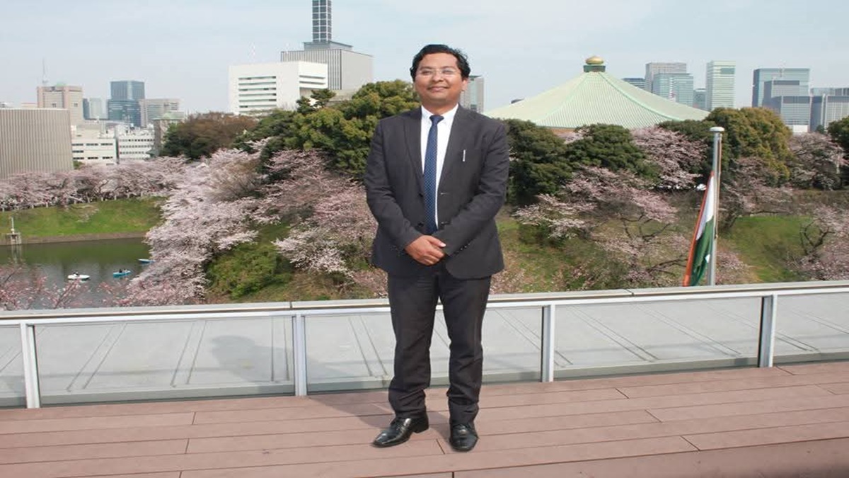 IFS officer dies by suicide by jumping off a building in Delhi's ...