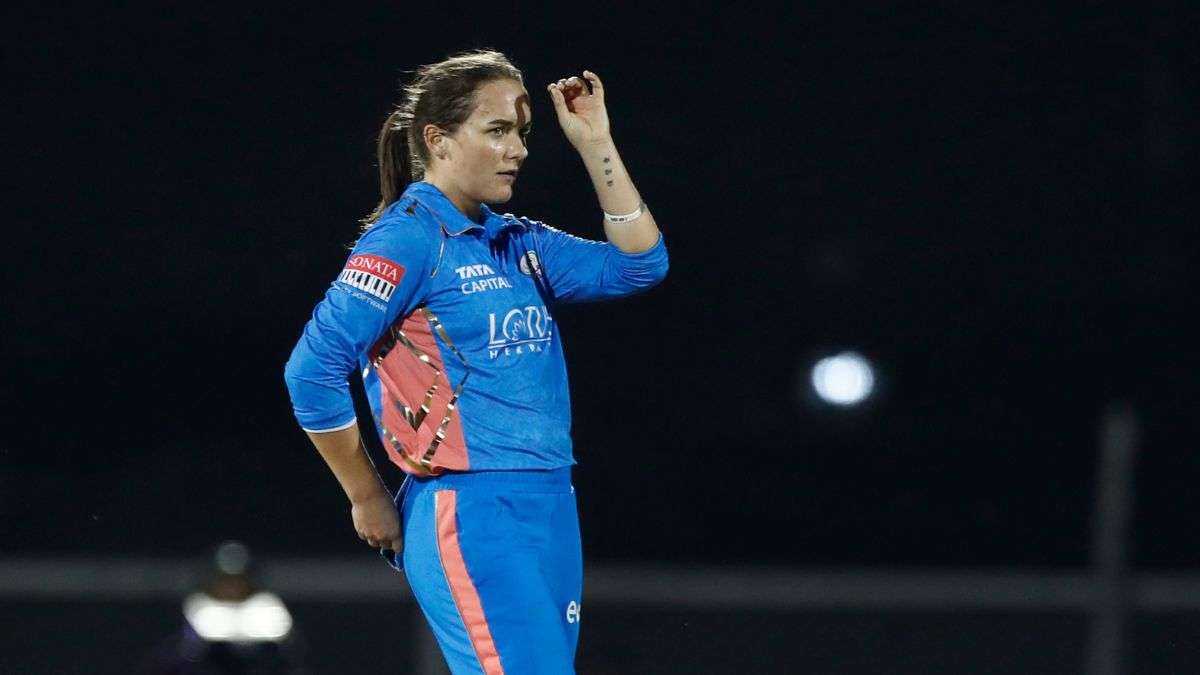 Amelia Kerr etches name in history books with fifer against UP Warriorz ...